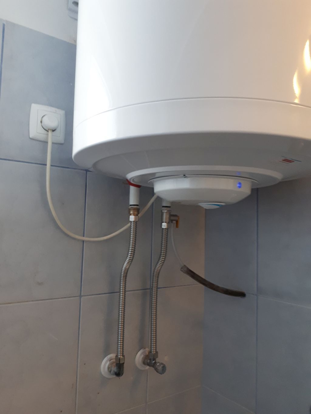 50 literes villanybojler csere - Ariston - Hajdu - Villanybojler Csere